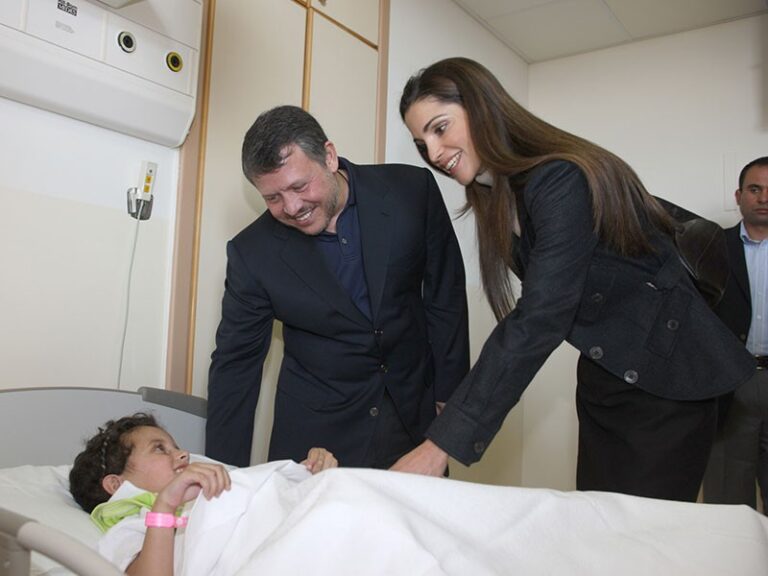 Tobey Maguire‘s Night Gate Jump Sparks Curious Romance Rumors ...