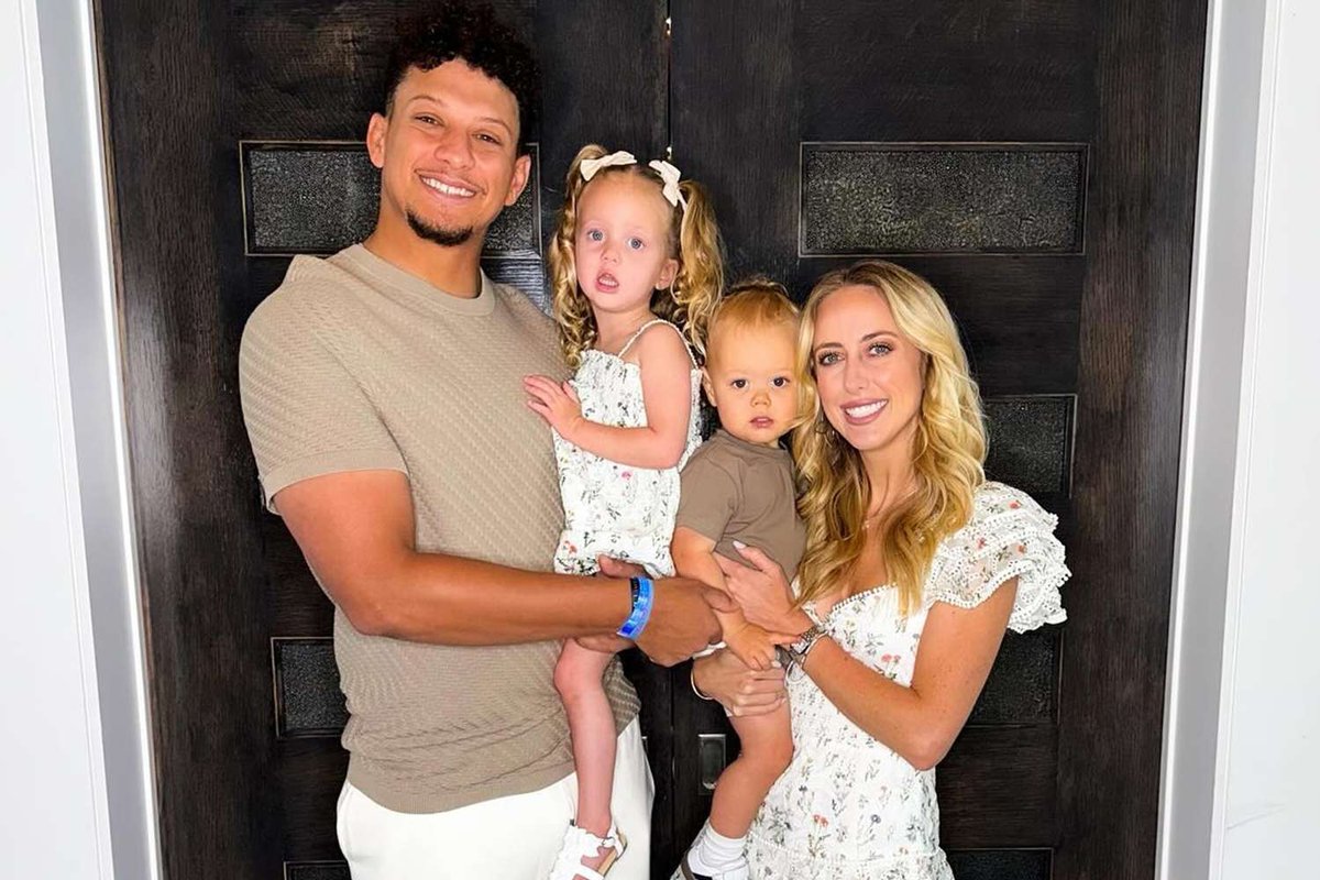 Brittany Mahomes Shares Joyful Day at Peppa Pig Theme Park with Her ...