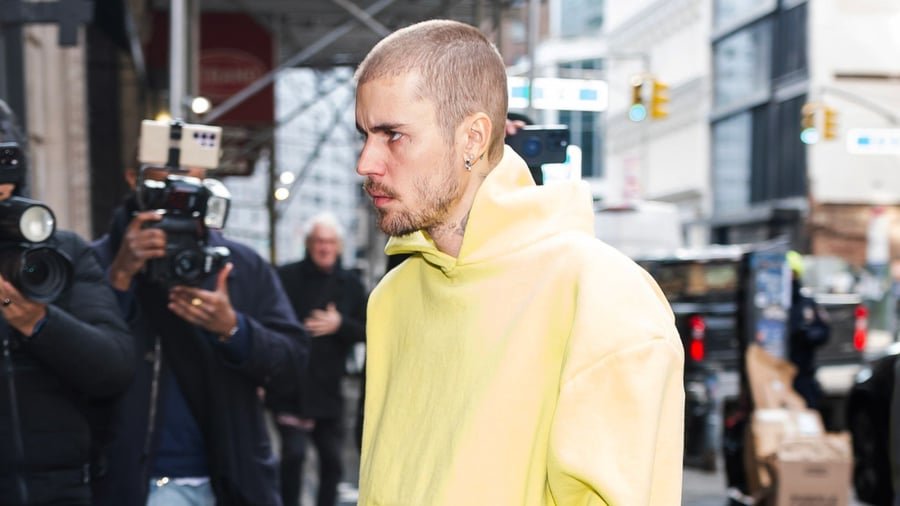 Justin Bieber's Instagram Live Showdown: Celebrity vs. Paparazzi Caught ...