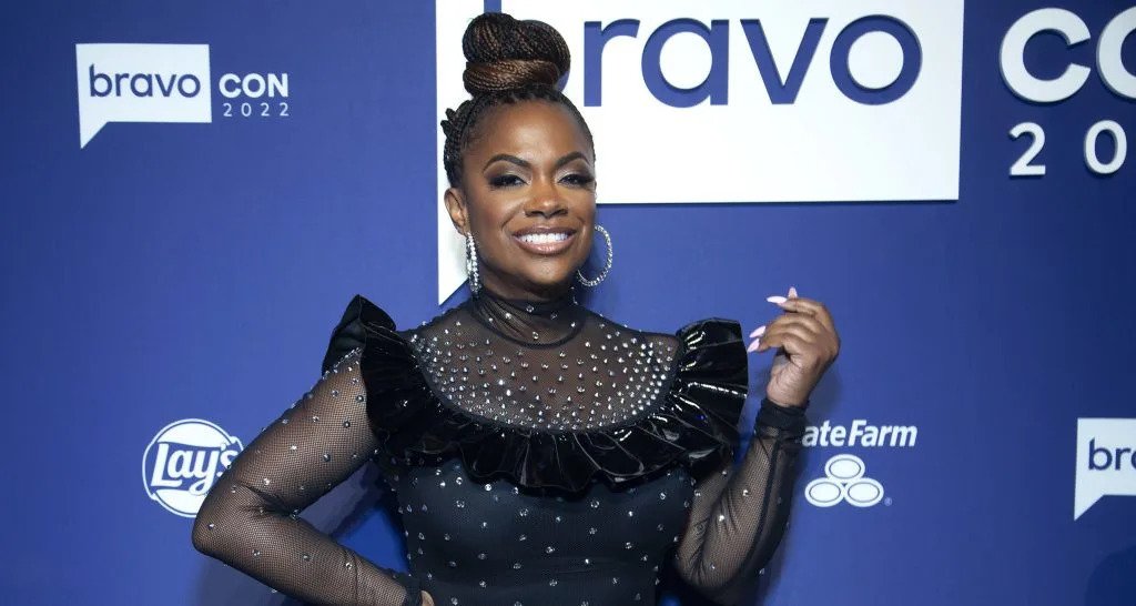 Kandi Burruss Wins Lifetime Honor Sparks Bravo Era Reflections ...