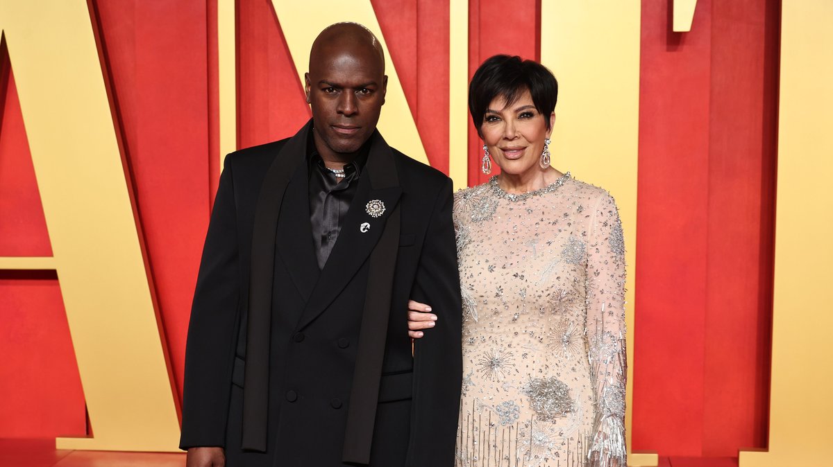 Kris Jenner Reveals Holiday Hosting Playbook That Sparkles and Spices ...