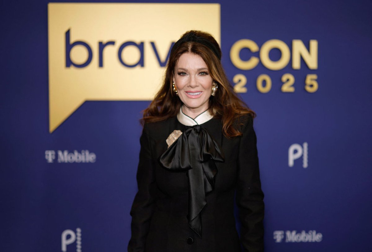 Lisa Vanderpump Drops Subtle Shade at Prince Harry at BravoCon 2025 ...