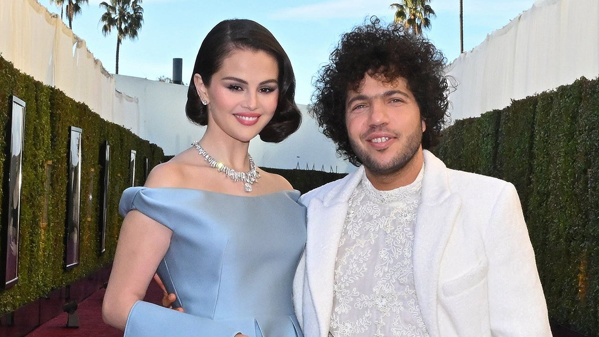 Selena Gomez and Benny Blanco Celebrate Starrier Thanksgiving ...