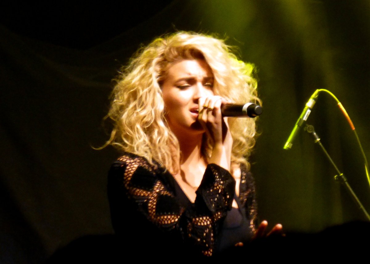 Tori Kelly Welcomes First Child With André Murillo in November ...