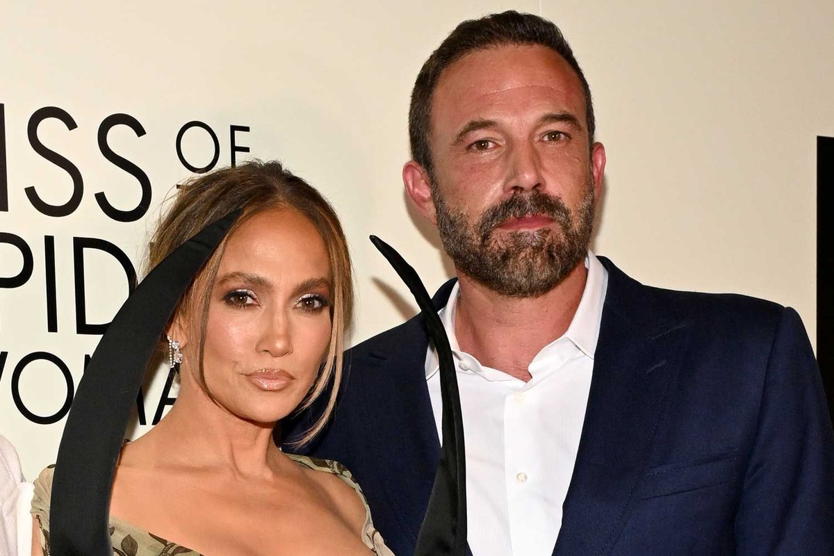 Ben Affleck and Jennifer Lopez Cozy Holiday Outing Sparks New chapter ...