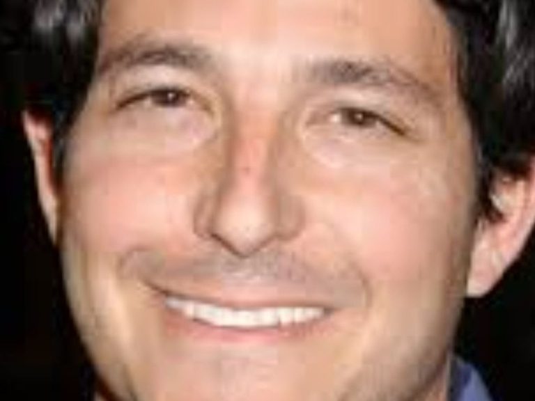 Ashley Tisdale’s Mom Group Drama Sparks a High School Reboot in ...