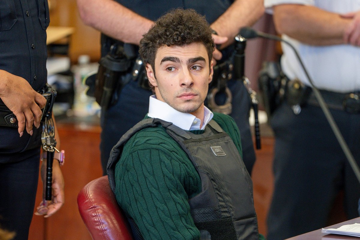 Evidence Drops: Gun Photos Face Luqi Mangione Trial Firestorm ...