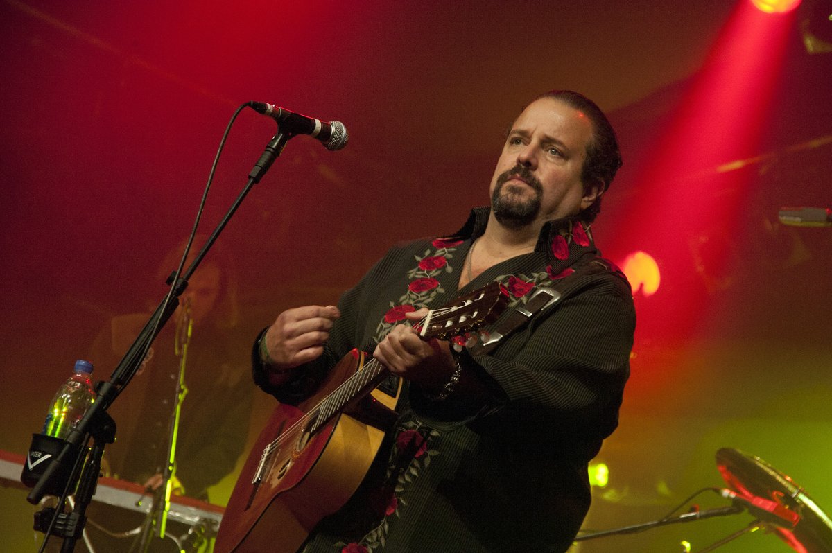 Mavericks Legend Raul Malo Dies at 60 in Battle with Cancer - Celebrity ...