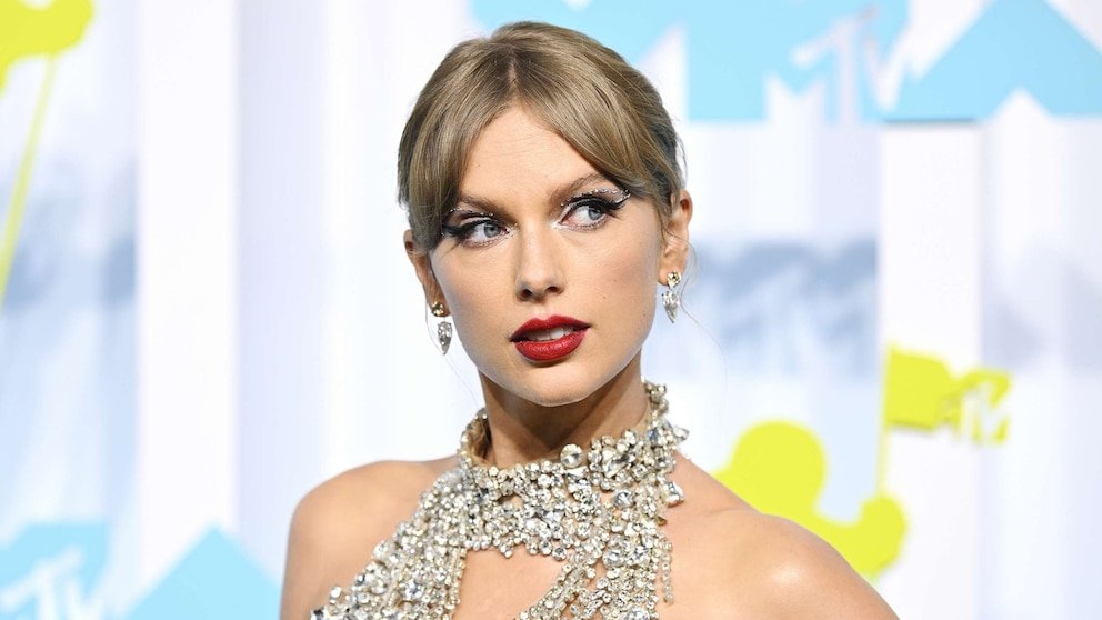 Taylor Swift’s Brutally Honest Eras Tour Prep Leaves Fans Gasping ...