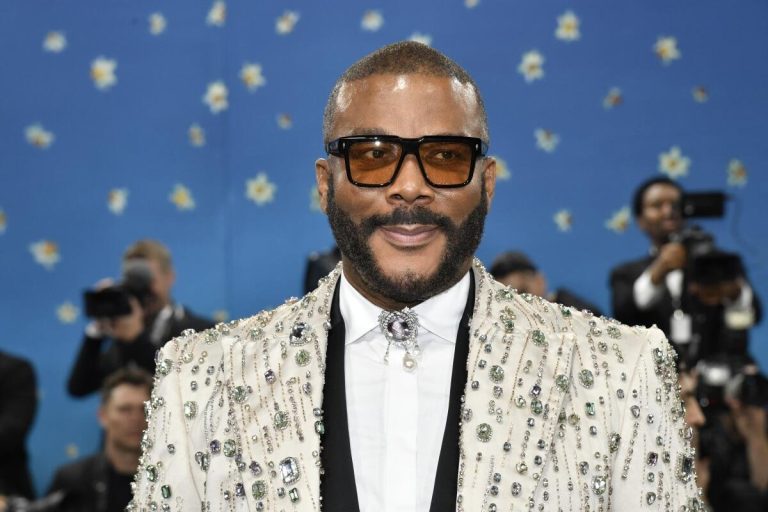 Dolly Parton’s Hidden Forever: Why Carl Dean Stayed in the Shadows ...