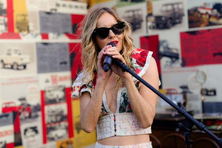 Demi Lovato Drops Jaw-Dropping Bikini Pics After 50-Pound Lose ...