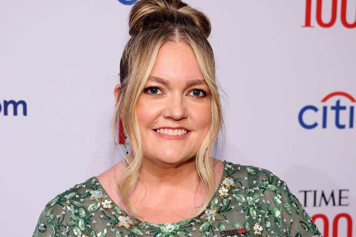 Colleen Hoover’s Health Update Sparks Hope and Clarity - Celebrity Storm