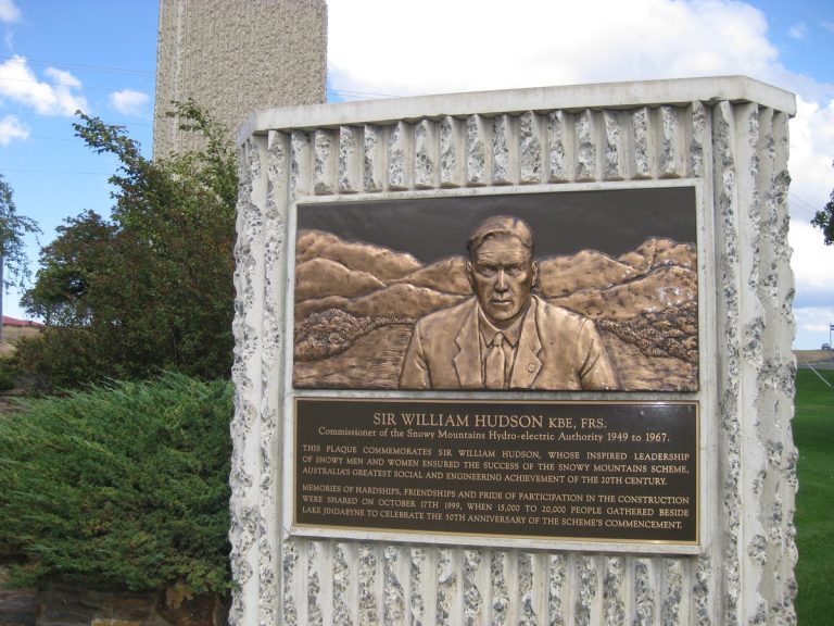 Milo Manheim Rocks Flynn Rider News in Tangled Live-Action Casting ...