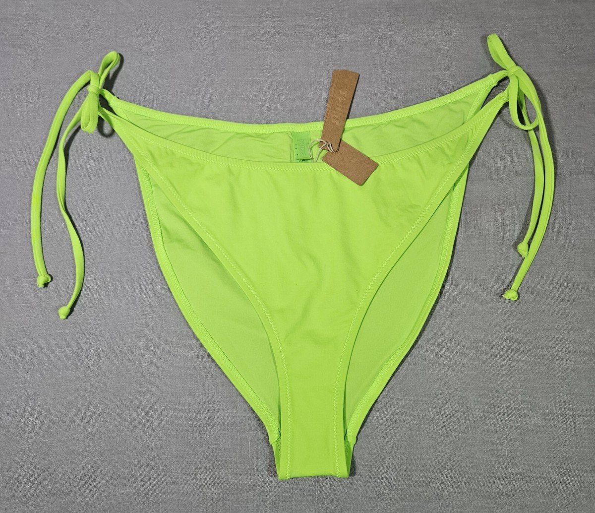 Kim Kardashian Keeps Yeezy Flame Alive in Aspen Look That Shocks Fans ...