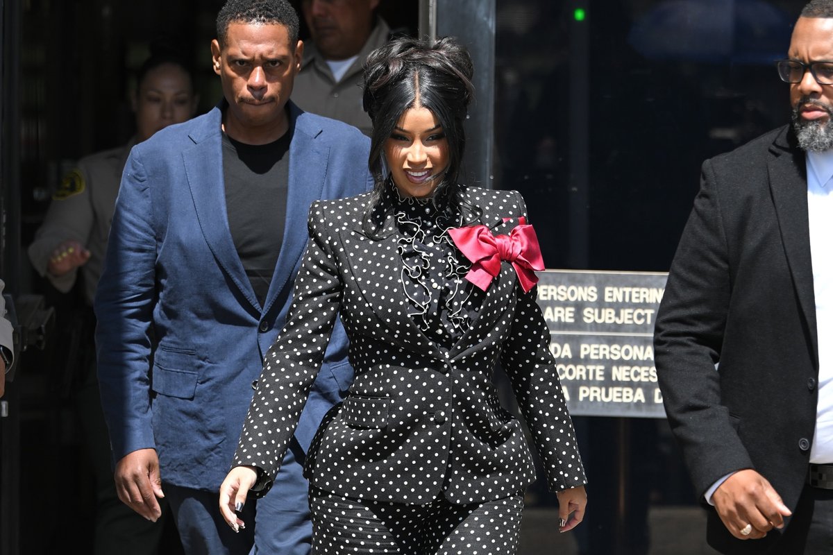 Unnerving Justice: Stars Face the Knife of Public Opinion - Celebrity Storm